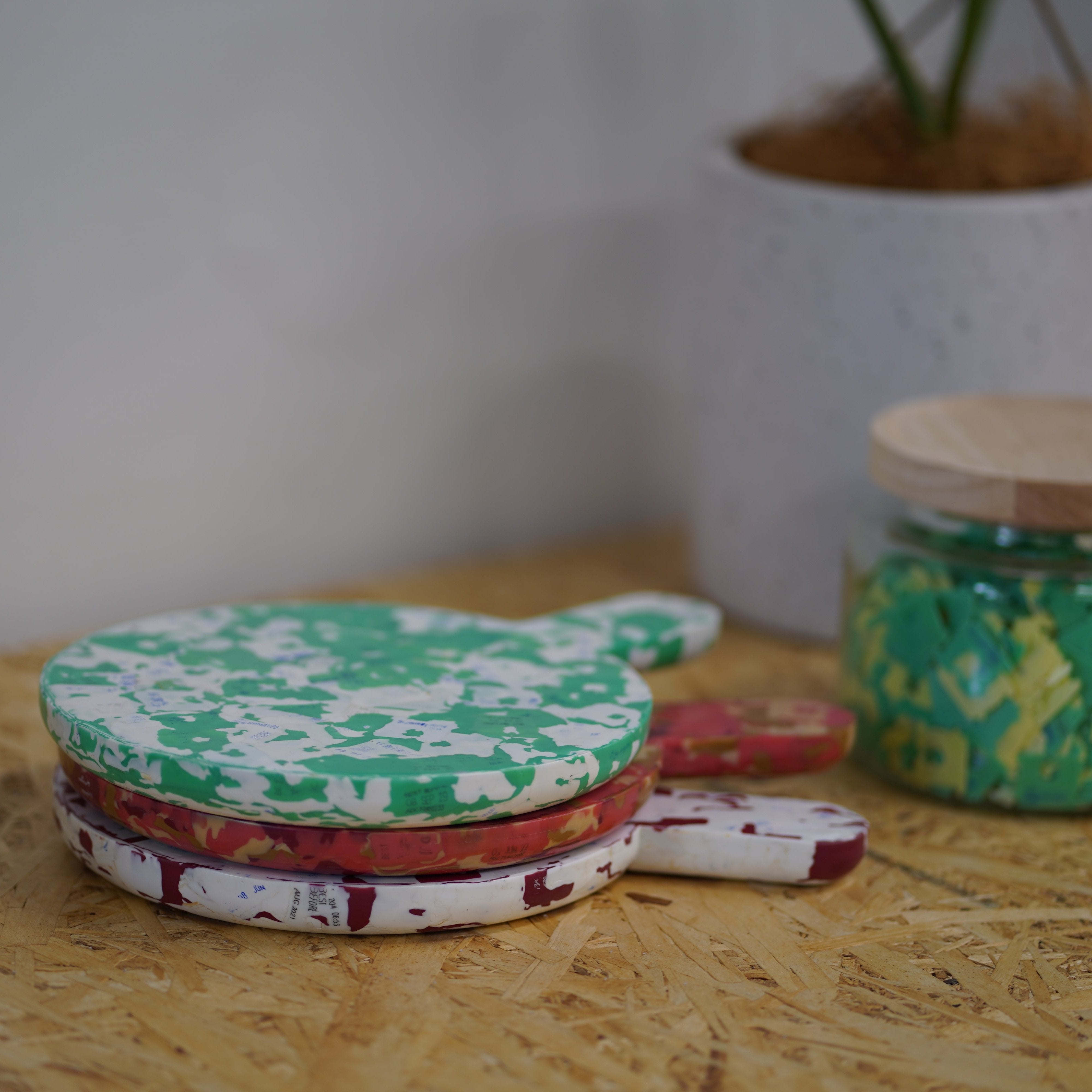 Round Paddle Board Made From Recycled Bread Tags – Banish